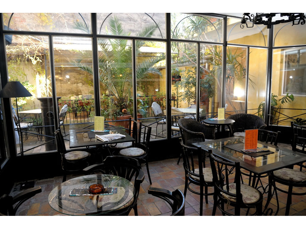 CAFE BAR CAFFE-CAFFE SA PRENOĆIŠTEM - KIKINDA, apartmani Kikinda ...