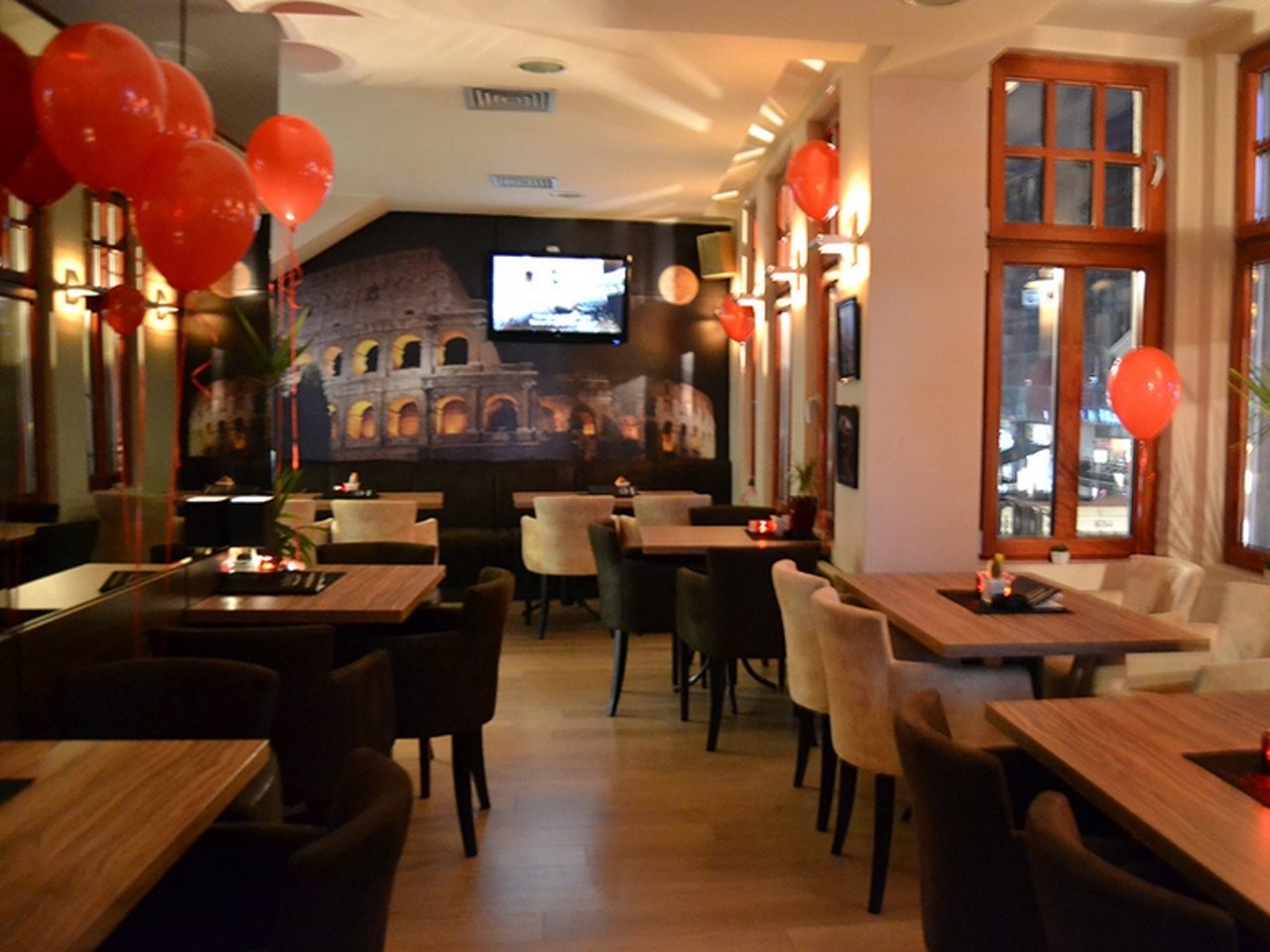 CAFFE PIZZERIA NIGHT AND DAY, bars and night-clubs Nis, bars and night ...
